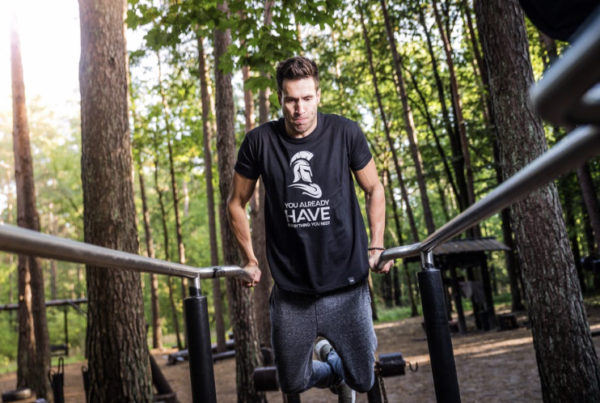 Show Off What You’ve Got in These Grey Sweatpant Outfits for Men – DC ...
